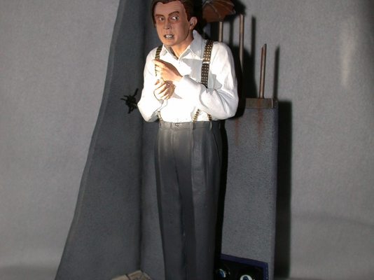 Renfield from "Dracula" (1931) - The Doctor's Model Mansion