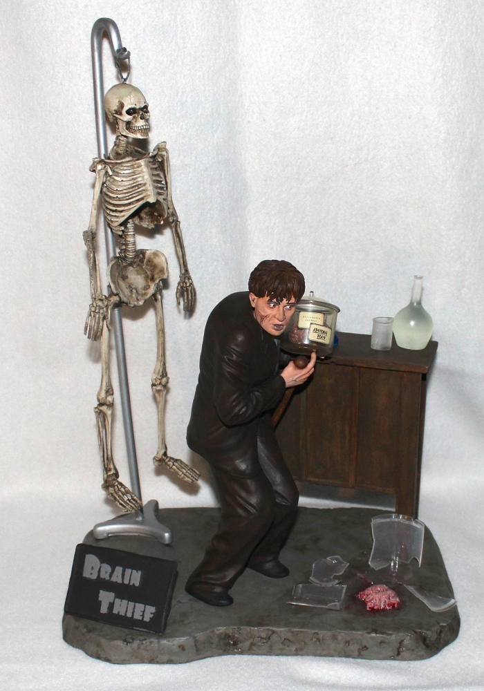 The Brain Thief (Frankenstein, 1931) - The Doctor's Model Mansion